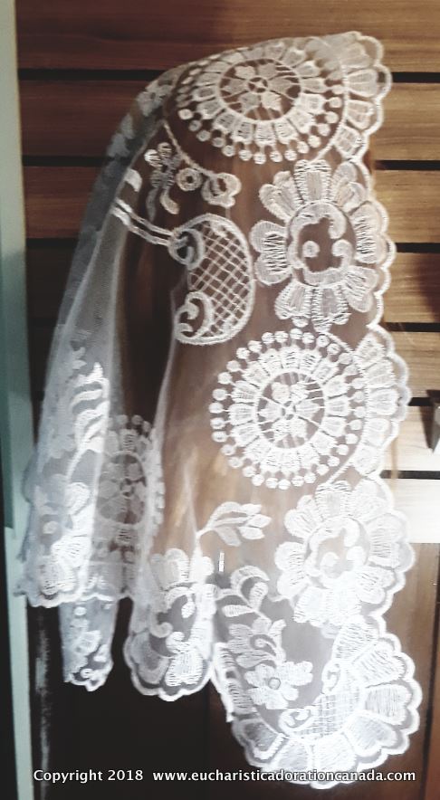 1-Spanish Medallion – EUCHARISTIC ADORATION